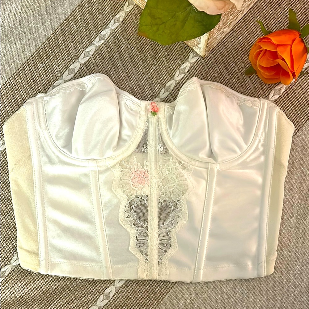 Vintage Lady Marlene Boned White Lace Bustier - Gem